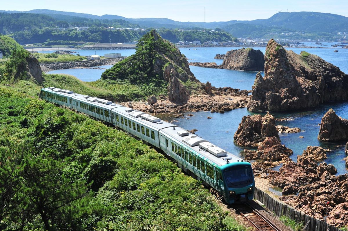 11 Uniquely Themed Trains in Japan You Must Try On Your Next Trip